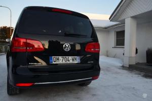 Melns Volkswagen Touran 2015 Kauņa, ar dzinēja tilpumu 2.00 L un nobraukumu 230 tūkst. km par 7650 €, foto 5 vietnē AUTOMOTO.COM.LV