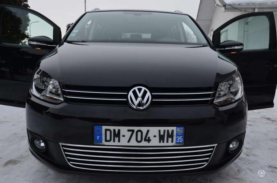 Melns Volkswagen Touran 2015 Kauņa, ar dzinēja tilpumu 2.00 L un nobraukumu 230 tūkst. km par 7650 €, foto 34 vietnē AUTOMOTO.COM.LV