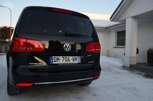 Melns Volkswagen Touran 2015 Kauņa, ar dzinēja tilpumu 2.00 L un nobraukumu 230 tūkst. km par 7650 €, foto 5 vietnē AUTOMOTO.COM.LV