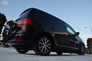 Melns Volkswagen Touran 2015 Kauņa, ar dzinēja tilpumu 2.00 L un nobraukumu 230 tūkst. km par 7650 €, foto 12 vietnē AUTOMOTO.COM.LV