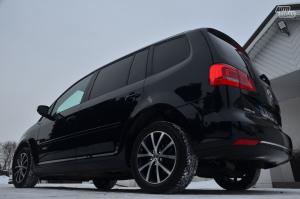 Melns Volkswagen Touran 2015 Kauņa, ar dzinēja tilpumu 2.00 L un nobraukumu 230 tūkst. km par 7650 €, foto 27 vietnē AUTOMOTO.COM.LV