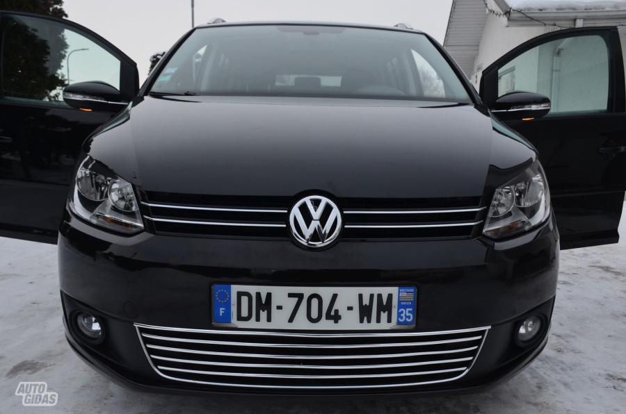 Melns Volkswagen Touran 2015 Kauņa, ar dzinēja tilpumu 2.00 L un nobraukumu 230 tūkst. km par 7650 €, foto 32 vietnē AUTOMOTO.COM.LV