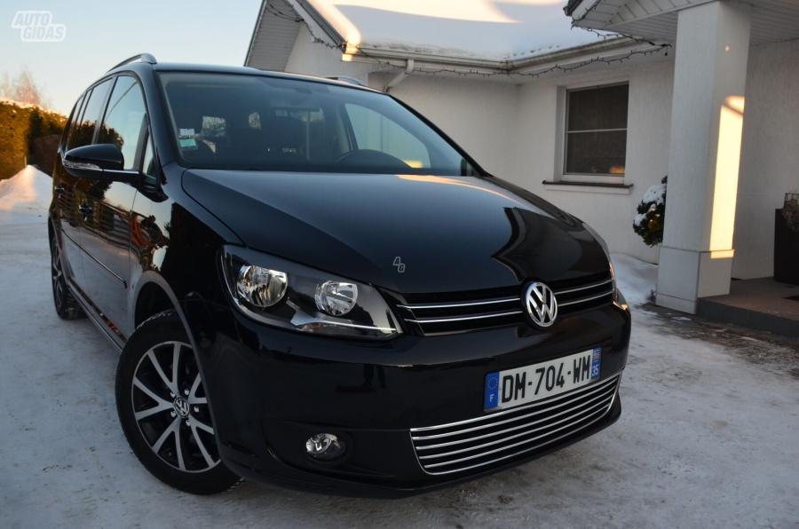 Melns Volkswagen Touran 2015 Kauņa, ar dzinēja tilpumu 2.00 L un nobraukumu 230 tūkst. km par 7650 €, foto 33 vietnē AUTOMOTO.COM.LV