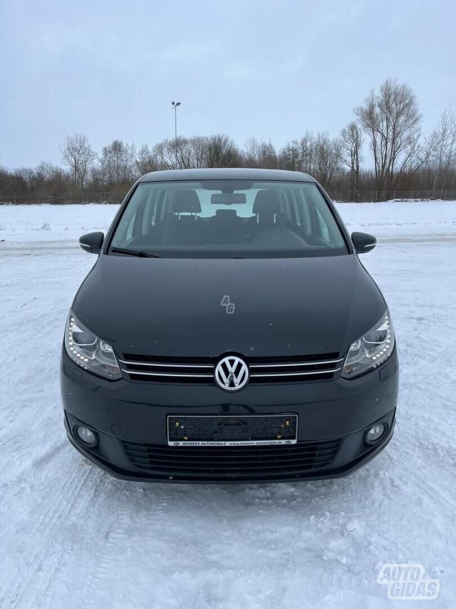 Black Volkswagen Touran 2015 in Marijampole, with an engine capacity of 1.60 L and mileage of 248 thousand km for 5750 €, photo 2 on AUTOMOTO.COM.LV