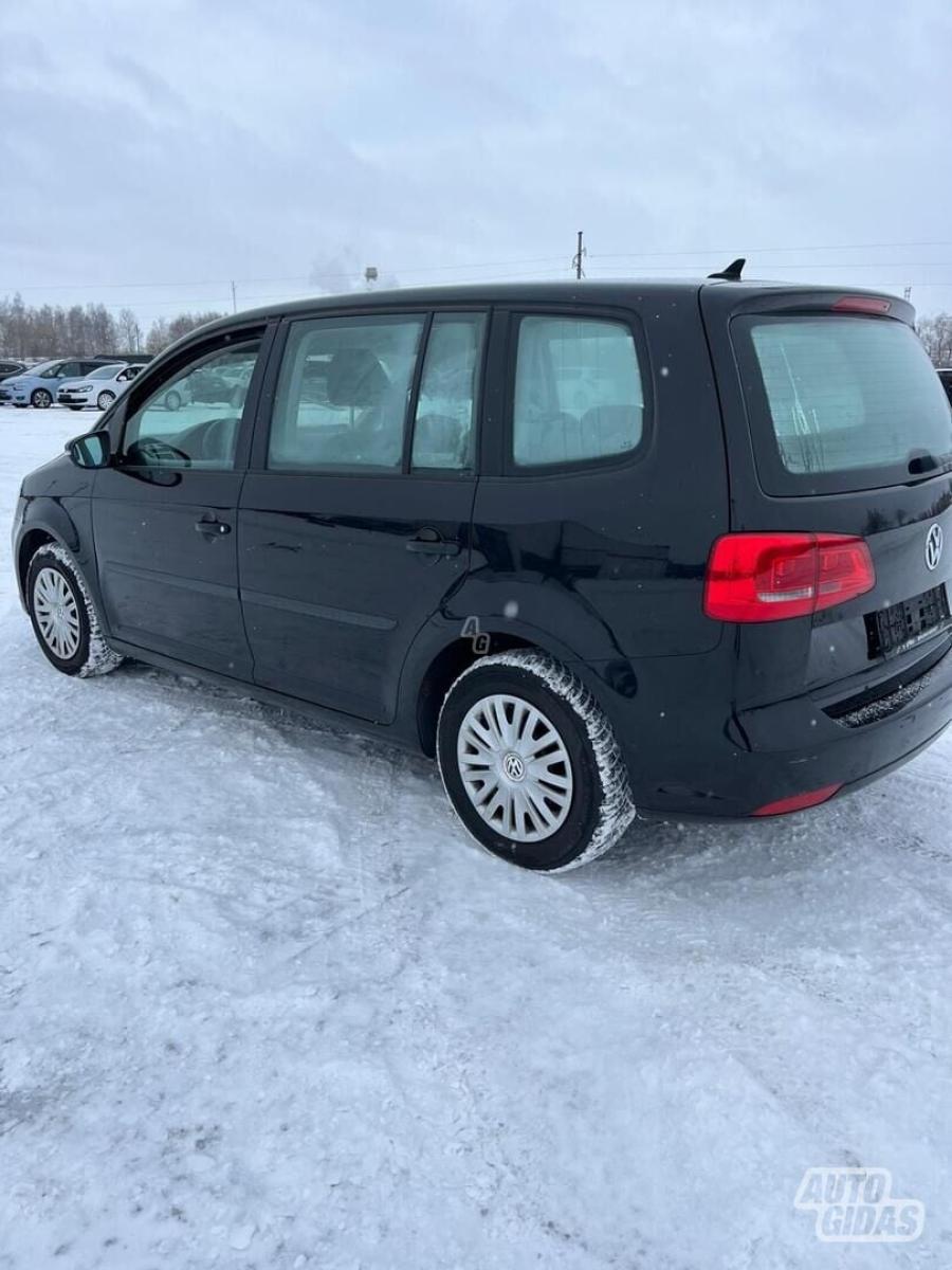 Black Volkswagen Touran 2015 in Marijampole, with an engine capacity of 1.60 L and mileage of 248 thousand km for 5750 €, photo 4 on AUTOMOTO.COM.LV