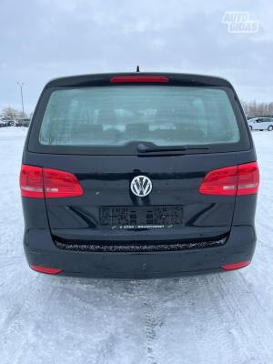 Black Volkswagen Touran 2015 in Marijampole, with an engine capacity of 1.60 L and mileage of 248 thousand km for 5750 €, photo 7 on AUTOMOTO.COM.LV