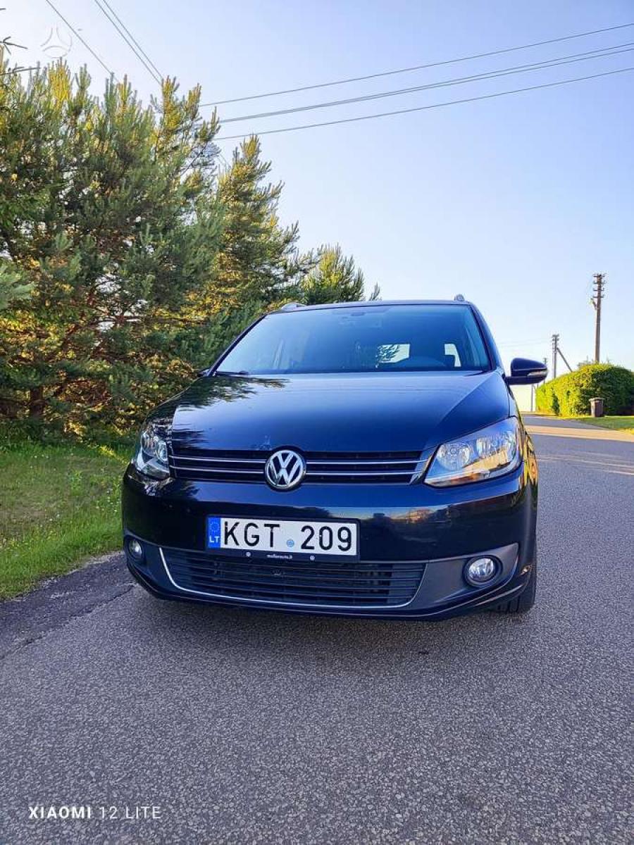 Melns Volkswagen Touran 2015 Viļņa, ar dzinēja tilpumu 1.60 L un nobraukumu 275 tūkst. km par 8200 €, foto 3 vietnē AUTOMOTO.COM.LV