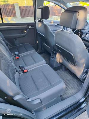 Melns Volkswagen Touran 2015 Viļņa, ar dzinēja tilpumu 1.60 L un nobraukumu 275 tūkst. km par 8200 €, foto 15 vietnē AUTOMOTO.COM.LV