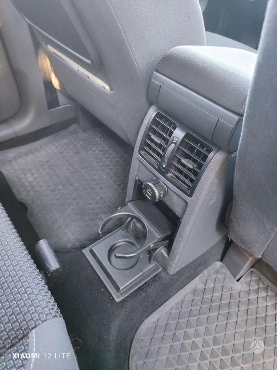 Melns Volkswagen Touran 2015 Viļņa, ar dzinēja tilpumu 1.60 L un nobraukumu 275 tūkst. km par 8200 €, foto 17 vietnē AUTOMOTO.COM.LV