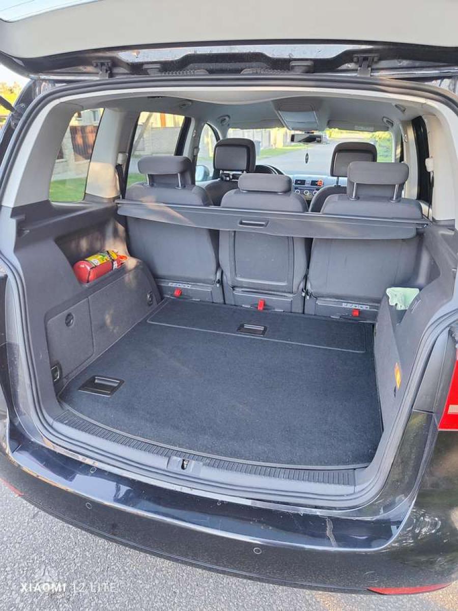 Melns Volkswagen Touran 2015 Viļņa, ar dzinēja tilpumu 1.60 L un nobraukumu 275 tūkst. km par 8200 €, foto 19 vietnē AUTOMOTO.COM.LV