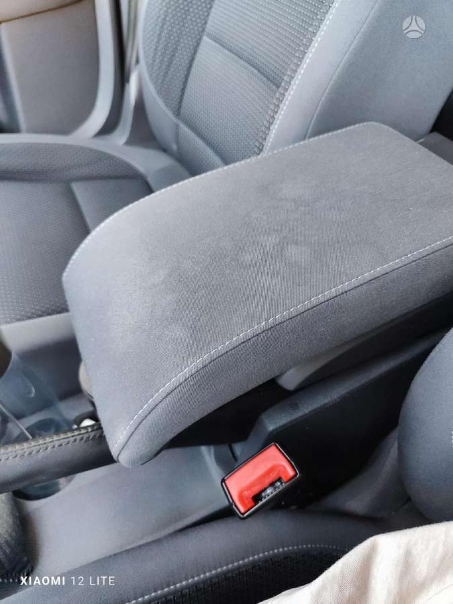 Melns Volkswagen Touran 2015 Viļņa, ar dzinēja tilpumu 1.60 L un nobraukumu 275 tūkst. km par 8200 €, foto 26 vietnē AUTOMOTO.COM.LV