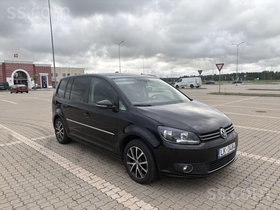 Черный Фольксваген Туран 2015 в Юрмала, объемом двигателя 2.00 л и пробегом 364 тыс. км за 7500 €, фото 4 на AUTOMOTO.COM.LV