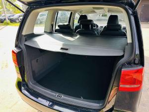 Melns Volkswagen Touran 2015 Kauņa, ar dzinēja tilpumu 1.60 L un nobraukumu 242 tūkst. km par 7100 €, foto 7 vietnē AUTOMOTO.COM.LV