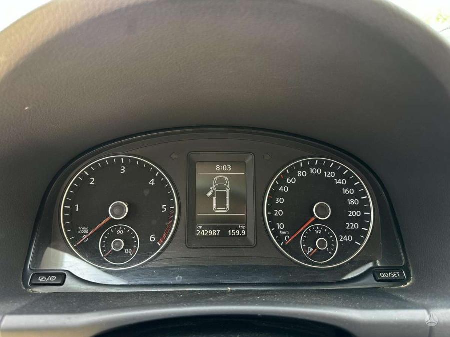 Melns Volkswagen Touran 2015 Kauņa, ar dzinēja tilpumu 1.60 L un nobraukumu 242 tūkst. km par 7100 €, foto 24 vietnē AUTOMOTO.COM.LV