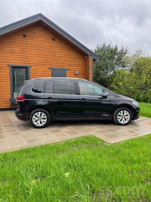 Melns Volkswagen Touran 2015 Rīga, ar dzinēja tilpumu 1.60 L un nobraukumu 290 tūkst. km par 9900 €, foto 3 vietnē AUTOMOTO.COM.LV