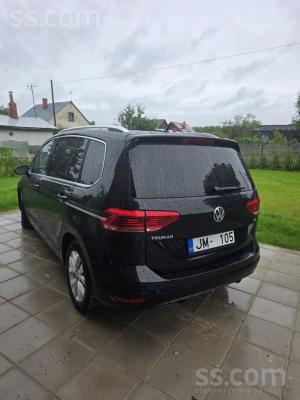 Melns Volkswagen Touran 2015 Rīga, ar dzinēja tilpumu 1.60 L un nobraukumu 290 tūkst. km par 9900 €, foto 4 vietnē AUTOMOTO.COM.LV