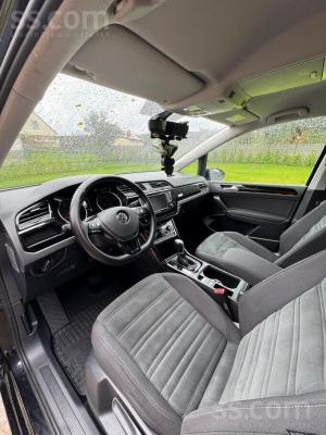 Melns Volkswagen Touran 2015 Rīga, ar dzinēja tilpumu 1.60 L un nobraukumu 290 tūkst. km par 9900 €, foto 10 vietnē AUTOMOTO.COM.LV