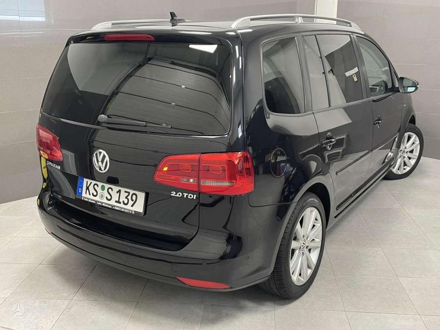 Melns Volkswagen Touran 2015 Marijampole, ar dzinēja tilpumu 1.97 L un nobraukumu 282 tūkst. km par 6350 €, foto 6 vietnē AUTOMOTO.COM.LV