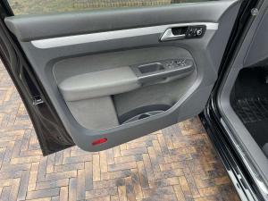 Melns Volkswagen Touran 2015 Marijampole, ar dzinēja tilpumu 1.97 L un nobraukumu 282 tūkst. km par 6350 €, foto 13 vietnē AUTOMOTO.COM.LV