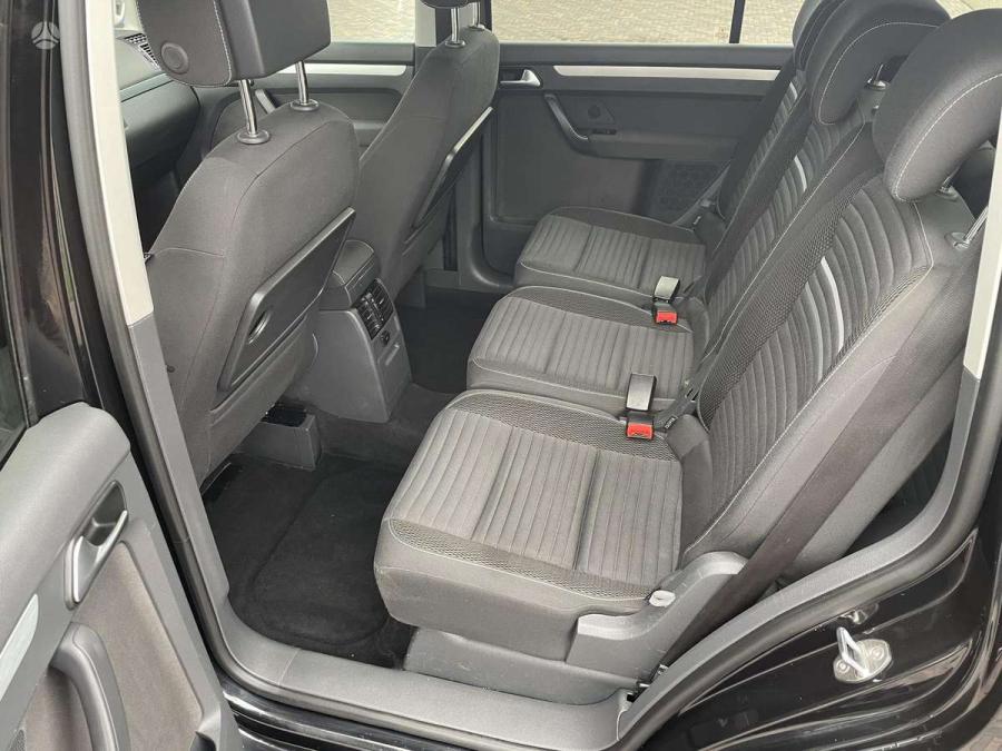 Melns Volkswagen Touran 2015 Marijampole, ar dzinēja tilpumu 1.97 L un nobraukumu 282 tūkst. km par 6350 €, foto 14 vietnē AUTOMOTO.COM.LV