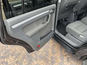 Melns Volkswagen Touran 2015 Marijampole, ar dzinēja tilpumu 1.97 L un nobraukumu 282 tūkst. km par 6350 €, foto 15 vietnē AUTOMOTO.COM.LV