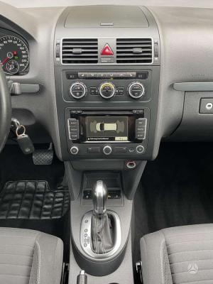Melns Volkswagen Touran 2015 Marijampole, ar dzinēja tilpumu 1.97 L un nobraukumu 282 tūkst. km par 6350 €, foto 27 vietnē AUTOMOTO.COM.LV