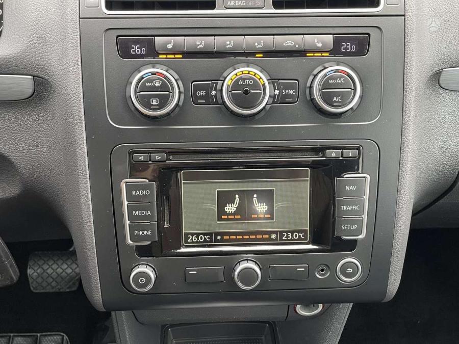 Melns Volkswagen Touran 2015 Marijampole, ar dzinēja tilpumu 1.97 L un nobraukumu 282 tūkst. km par 6350 €, foto 28 vietnē AUTOMOTO.COM.LV