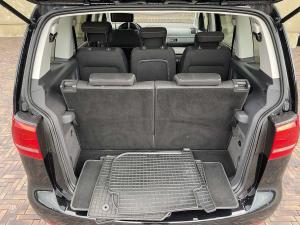 Melns Volkswagen Touran 2015 Marijampole, ar dzinēja tilpumu 1.97 L un nobraukumu 282 tūkst. km par 6350 €, foto 32 vietnē AUTOMOTO.COM.LV