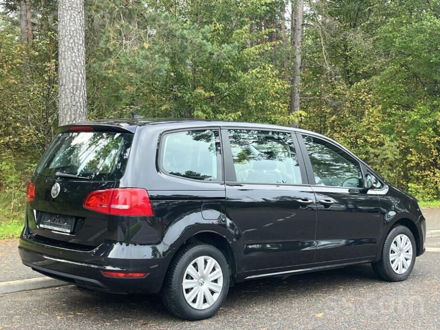 Melns Volkswagen Touran 2015 Valmiera, ar dzinēja tilpumu 2.00 L un nobraukumu 0 tūkst. km par 8800 €, foto 4 vietnē AUTOMOTO.COM.LV