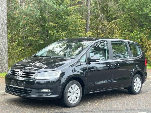Volkswagen Touran 2015 in Valmiera on AUTOMOTO.COM.LV Black Volkswagen Touran 2015 in Valmiera, with an engine capacity of 2.00 L and mileage of 0 thousand km for 8800 €, photo 5 on AUTOMOTO.COM.LV