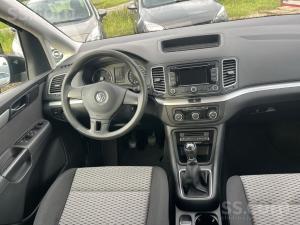 Melns Volkswagen Touran 2015 Valmiera, ar dzinēja tilpumu 2.00 L un nobraukumu 0 tūkst. km par 8800 €, foto 8 vietnē AUTOMOTO.COM.LV