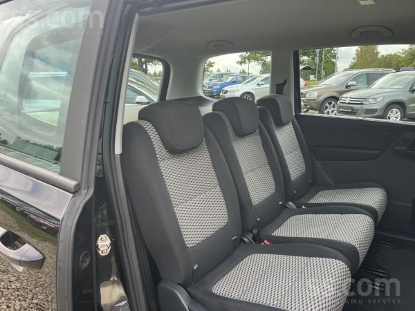 Volkswagen Touran 2015 in Valmiera on AUTOMOTO.COM.LV Black Volkswagen Touran 2015 in Valmiera, with an engine capacity of 2.00 L and mileage of 0 thousand km for 8800 €, photo 11 on AUTOMOTO.COM.LV