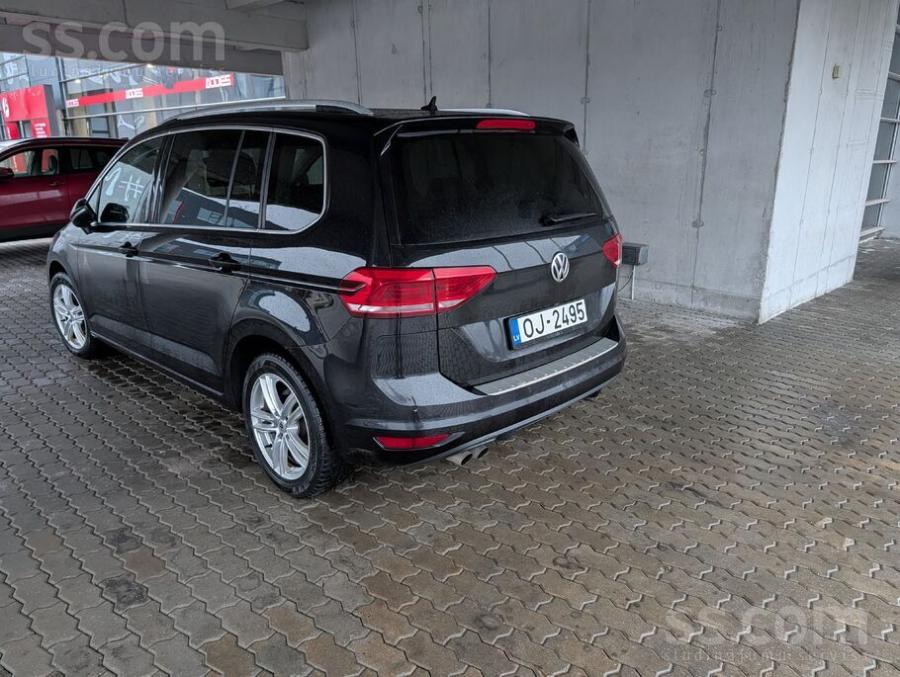 Melns Volkswagen Touran 2016 Rīga, ar dzinēja tilpumu 1.80 L un nobraukumu 101 tūkst. km par 15500 €, foto 3 vietnē AUTOMOTO.COM.LV