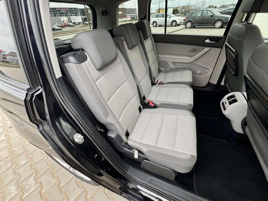Melns Volkswagen Touran 2016 Tauragė, ar dzinēja tilpumu 1.60 L un nobraukumu 250 tūkst. km par 9900 €, foto 15 vietnē AUTOMOTO.COM.LV