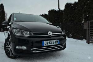 Black Volkswagen Touran 2016 in Kaunas, with an engine capacity of 2.00 L and mileage of 198 thousand km for 9850 €, photo 4 on AUTOMOTO.COM.LV