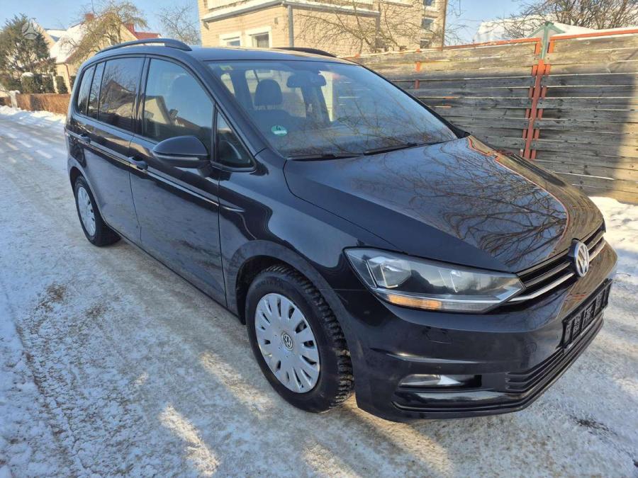Melns Volkswagen Touran 2016 Kauņa, ar dzinēja tilpumu 1.97 L un nobraukumu 320 tūkst. km par 6850 €, foto 2 vietnē AUTOMOTO.COM.LV