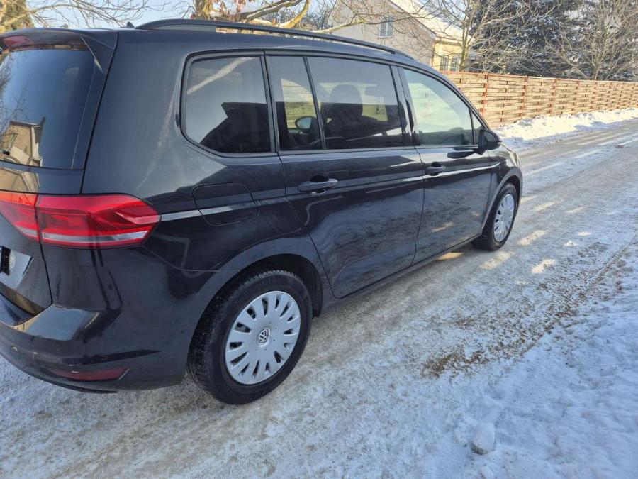 Melns Volkswagen Touran 2016 Kauņa, ar dzinēja tilpumu 1.97 L un nobraukumu 320 tūkst. km par 6850 €, foto 5 vietnē AUTOMOTO.COM.LV