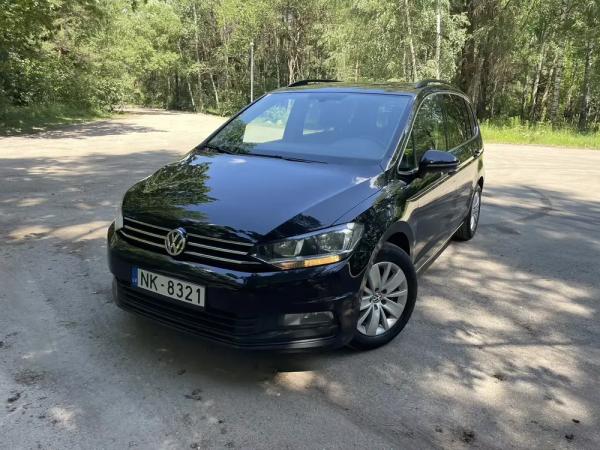 Melns Volkswagen Touran 2016 Rīga, ar dzinēja tilpumu 2.00 L un nobraukumu 154 tūkst. km par 9990 €, foto 1 vietnē AUTOMOTO.COM.LV