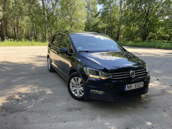 Melns Volkswagen Touran 2016 Rīga, ar dzinēja tilpumu 2.00 L un nobraukumu 154 tūkst. km par 9990 €, foto 2 vietnē AUTOMOTO.COM.LV
