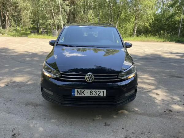 Melns Volkswagen Touran 2016 Rīga, ar dzinēja tilpumu 2.00 L un nobraukumu 154 tūkst. km par 9990 €, foto 3 vietnē AUTOMOTO.COM.LV