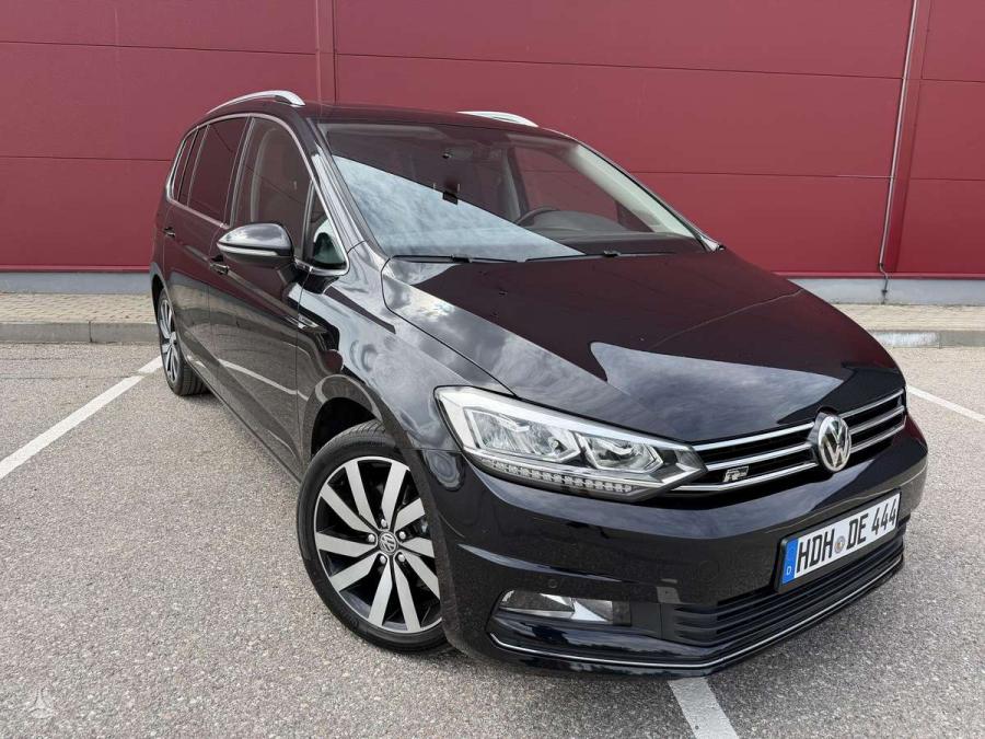 Melns Volkswagen Touran 2016 Kauņa, ar dzinēja tilpumu 2.00 L un nobraukumu 240 tūkst. km par 12900 €, foto 1 vietnē AUTOMOTO.COM.LV
