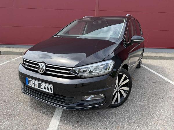 Black Volkswagen Touran 2016 in Kaunas, with an engine capacity of 2.00 L and mileage of 240 thousand km for 12900 €, photo 2 on AUTOMOTO.COM.LV