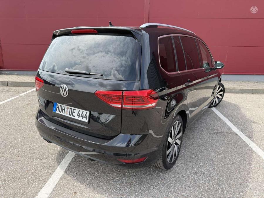 Melns Volkswagen Touran 2016 Kauņa, ar dzinēja tilpumu 2.00 L un nobraukumu 240 tūkst. km par 12900 €, foto 9 vietnē AUTOMOTO.COM.LV
