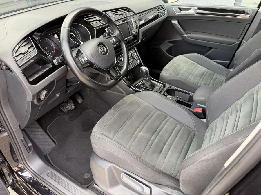 Melns Volkswagen Touran 2016 Kauņa, ar dzinēja tilpumu 2.00 L un nobraukumu 240 tūkst. km par 12900 €, foto 11 vietnē AUTOMOTO.COM.LV