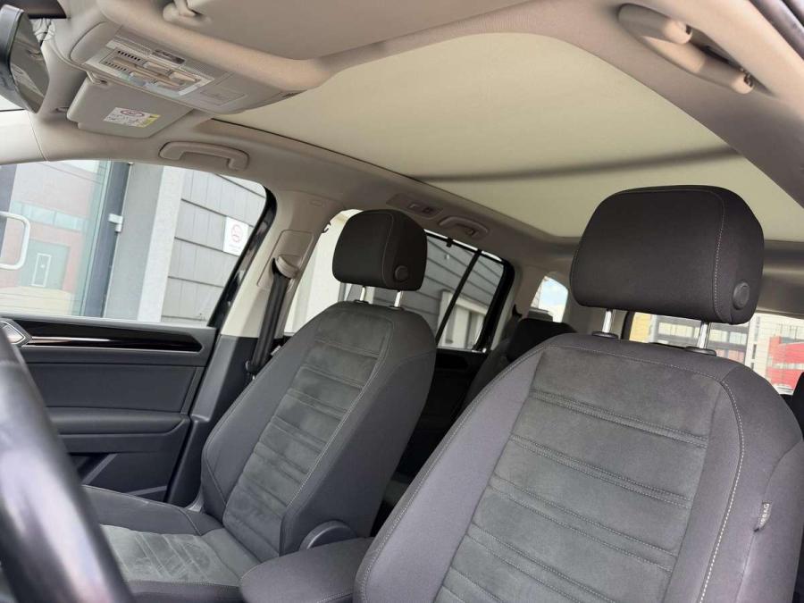 Melns Volkswagen Touran 2016 Kauņa, ar dzinēja tilpumu 2.00 L un nobraukumu 240 tūkst. km par 12900 €, foto 12 vietnē AUTOMOTO.COM.LV