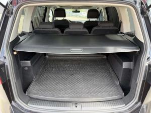 Melns Volkswagen Touran 2016 Kauņa, ar dzinēja tilpumu 2.00 L un nobraukumu 240 tūkst. km par 12900 €, foto 15 vietnē AUTOMOTO.COM.LV