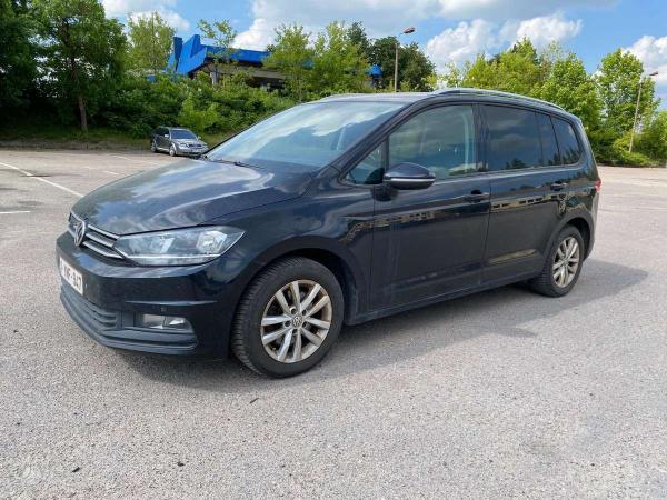 Black Volkswagen Touran 2016 in Raseiniai, with an engine capacity of 1.60 L and mileage of 298 thousand km for 7900 €, photo 1 on AUTOMOTO.COM.LV