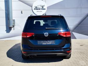 Black Volkswagen Touran 2016 in Ramuciai, with an engine capacity of 2.00 L and mileage of 218 thousand km for 10950 €, photo 9 on AUTOMOTO.COM.LV