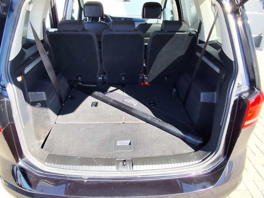 Black Volkswagen Touran 2016 in Ramuciai, with an engine capacity of 2.00 L and mileage of 218 thousand km for 10950 €, photo 12 on AUTOMOTO.COM.LV