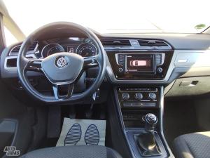 Black Volkswagen Touran 2016 in Ramuciai, with an engine capacity of 2.00 L and mileage of 218 thousand km for 10950 €, photo 14 on AUTOMOTO.COM.LV